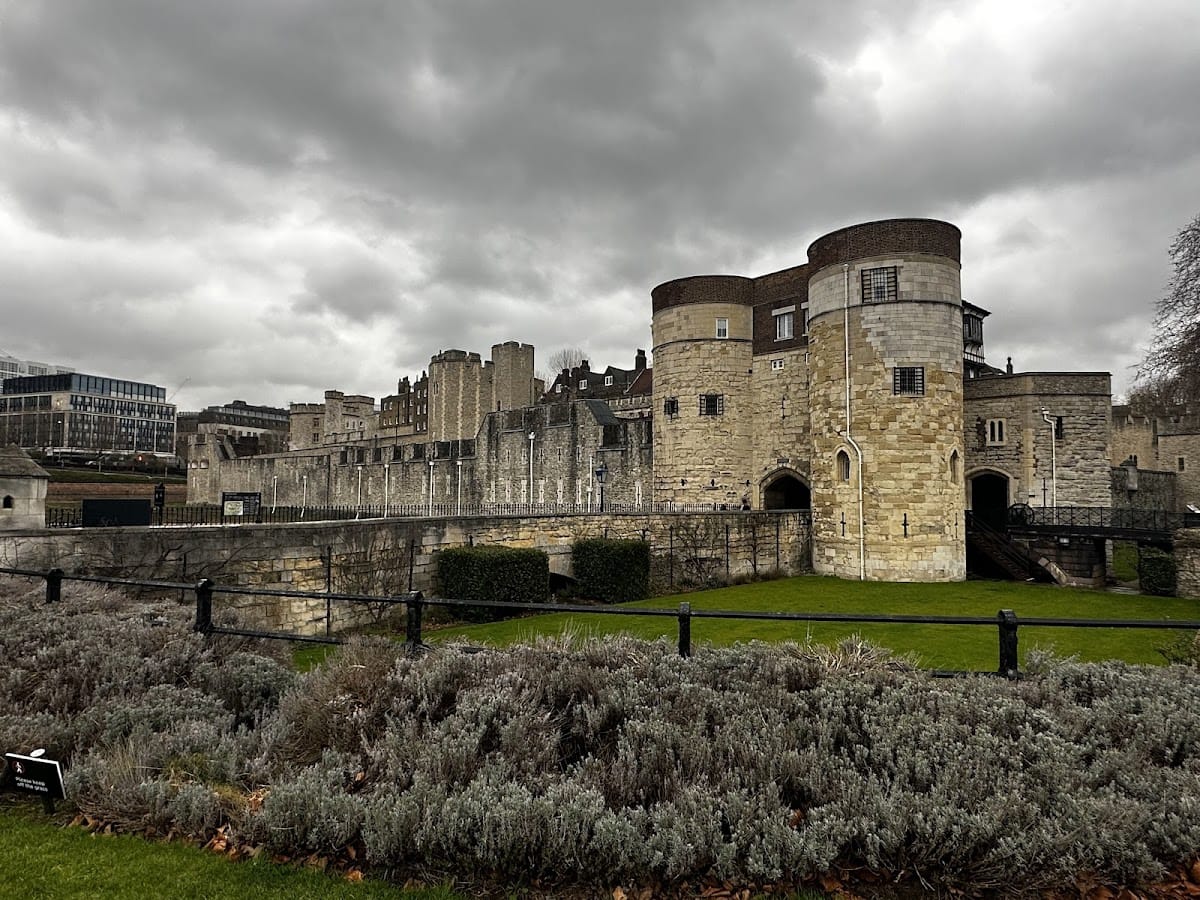 Tower of London: A Historic Fortress and Royal Palace in England ...