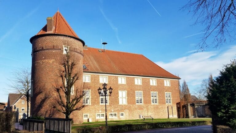 Burg Gemen: A Historic Water Castle in Borken, Germany - Ancient ...