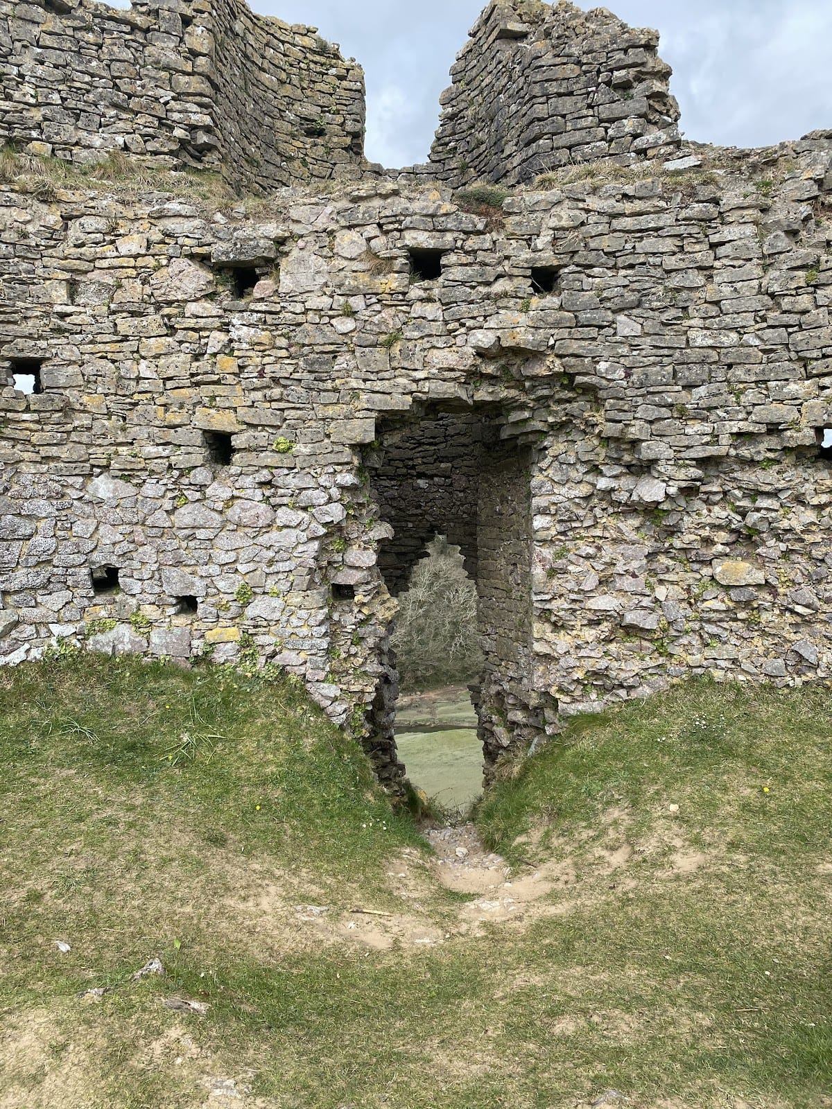 Pennard Castle: A Norman Stronghold in Swansea, United Kingdom ...