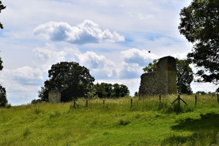 Wallingford Castle: A Norman and Medieval Fortress in the United ...