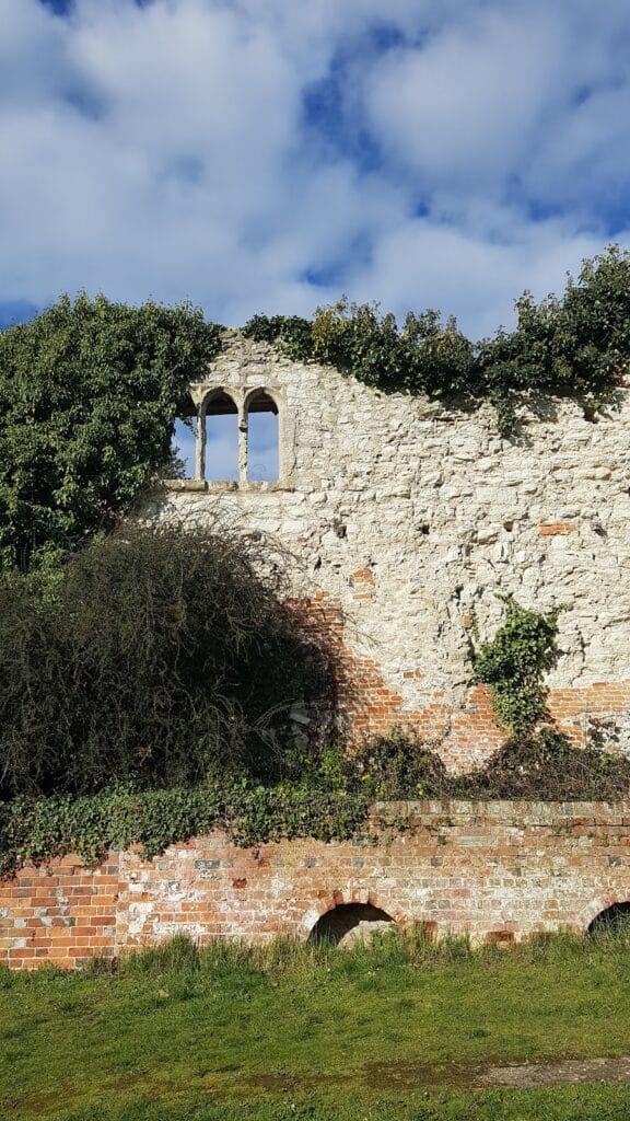 Wallingford Castle: A Norman and Medieval Fortress in the United ...