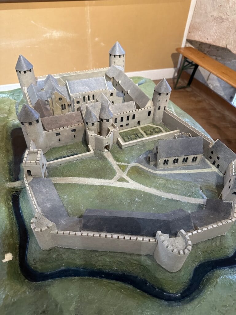 Farleigh Hungerford Castle: A Medieval English Fortress and Residence ...