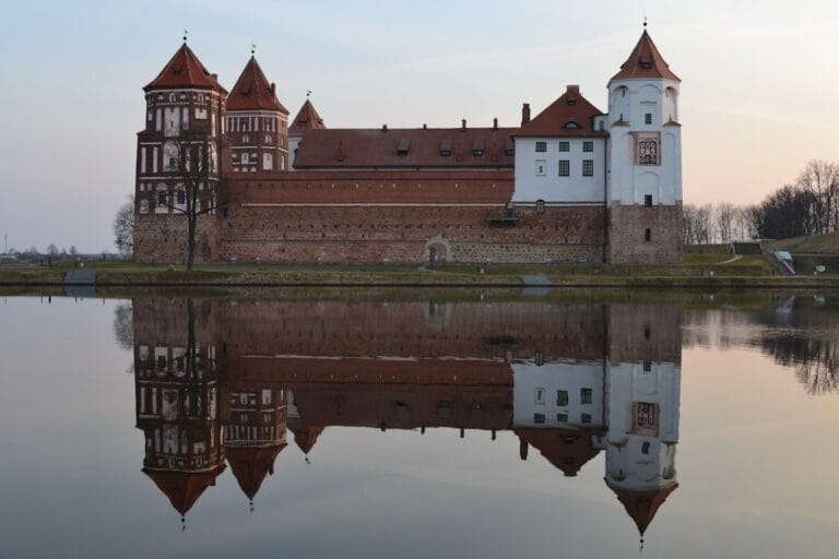 Mir Castle Complex: A Historic Fortress in Belarus - Ancient History Sites